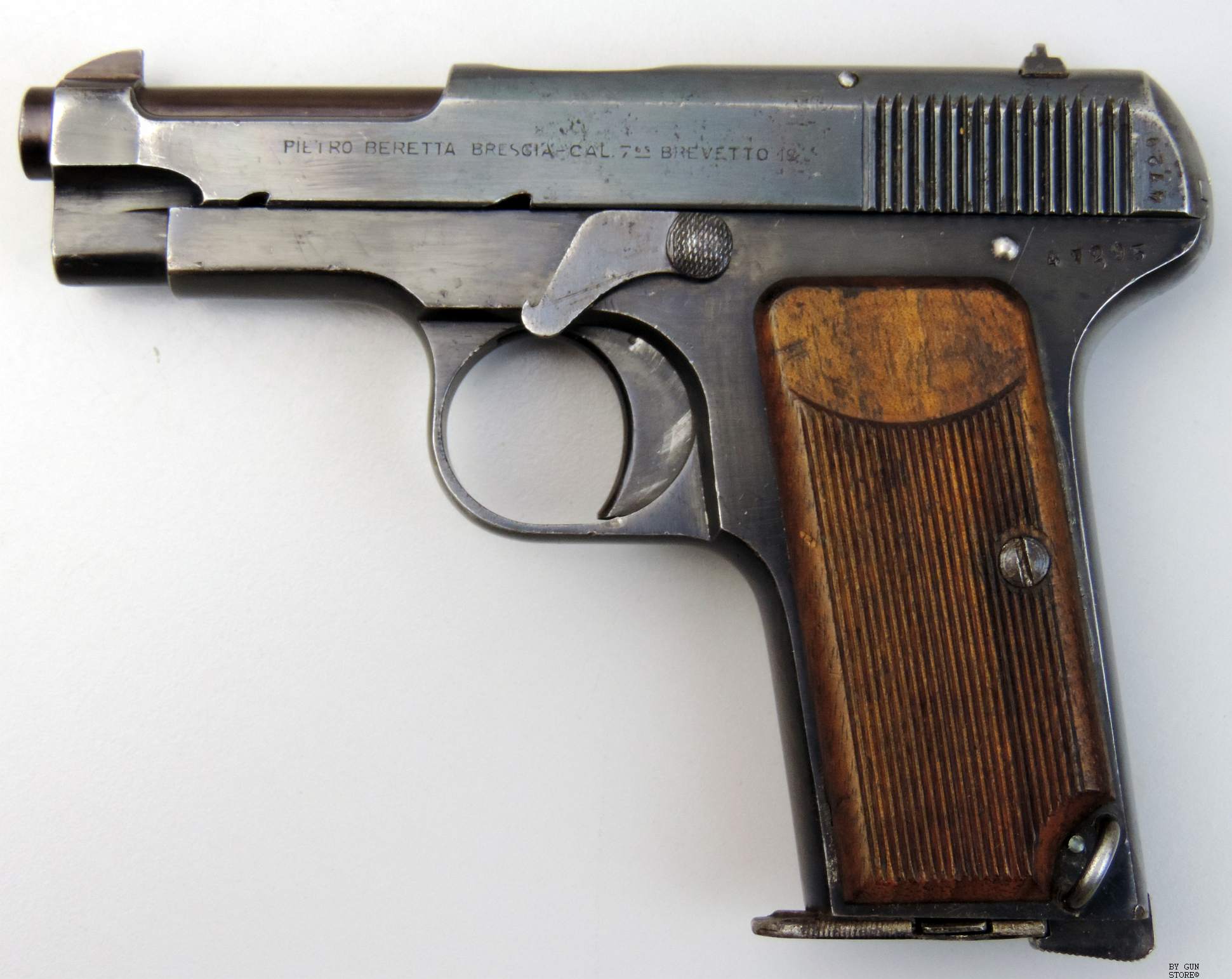 Sidearm of the Italian Army in North Africa circa 1942 | WW2Talk